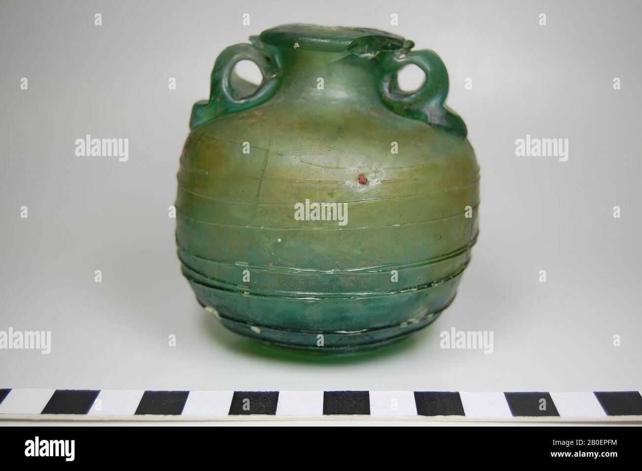 Aryballos hi-res stock photography and images - Alamy
