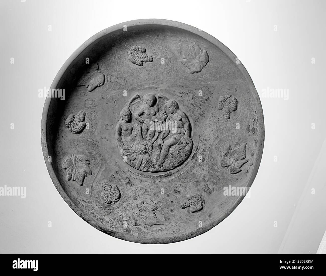 Etruscan yellow slip true phial mesomphalos hi-res stock photography ...