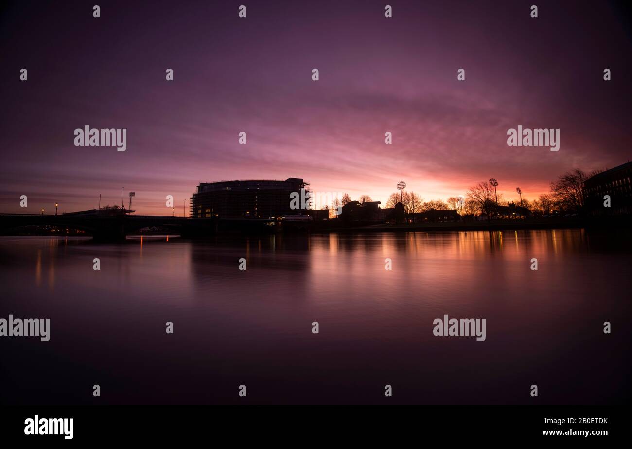 Sunrise on the River Trent at Victoria Embankment in Nottingham ...