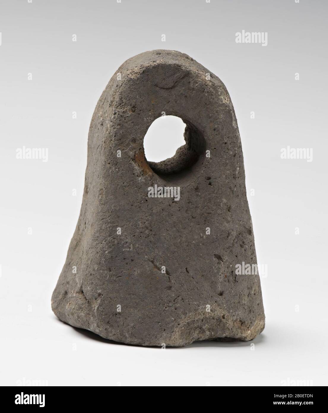 Pyramid-shaped, drilled at the top, weaving weight, pottery, H. 6,5 cm ...