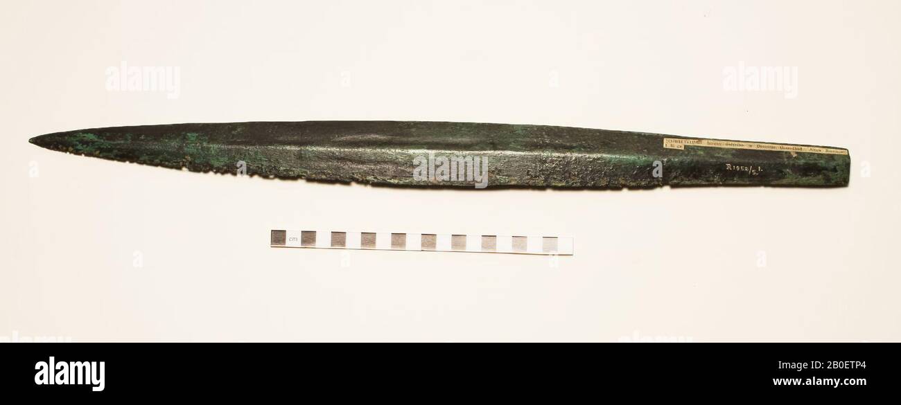 Broken sword hi-res stock photography and images - Alamy