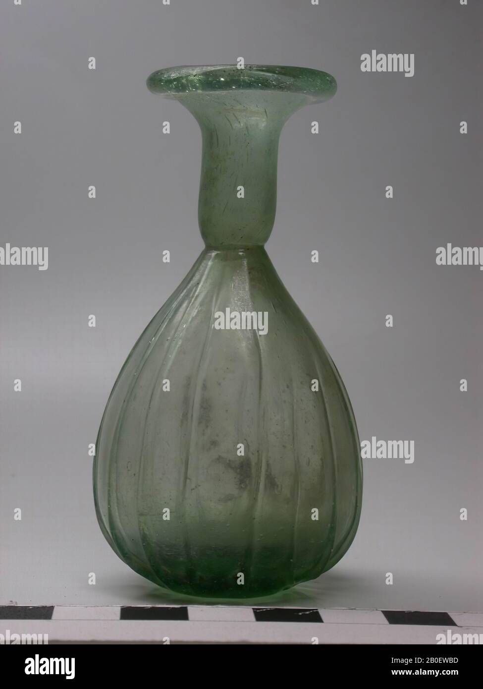 15 vertical ridges embossed hi-res stock photography and images - Alamy