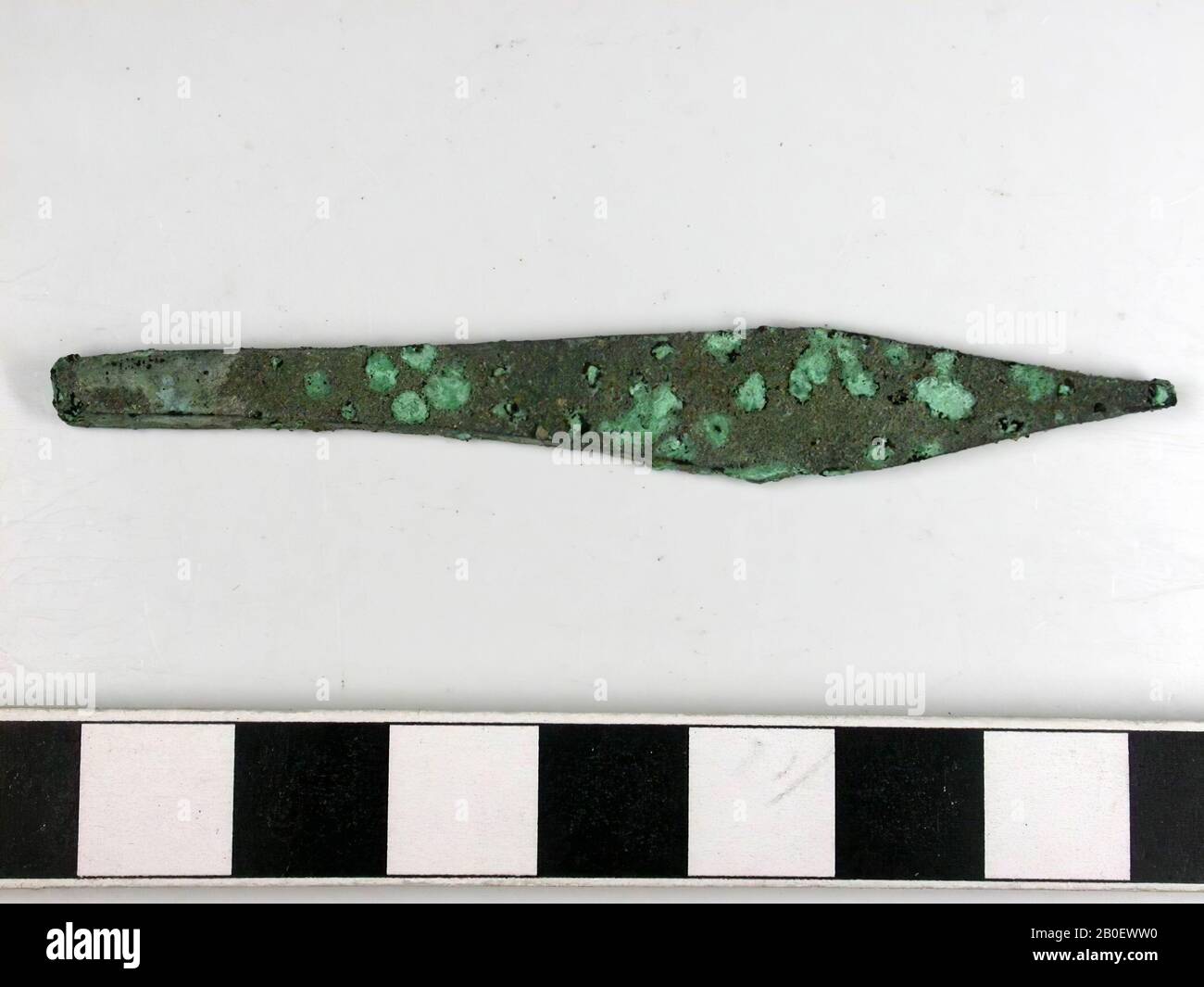 tool, chisel, chisel, bronze, 1,1 x 7,8 cm, Old Kingdom, 3rd Dynasty ...