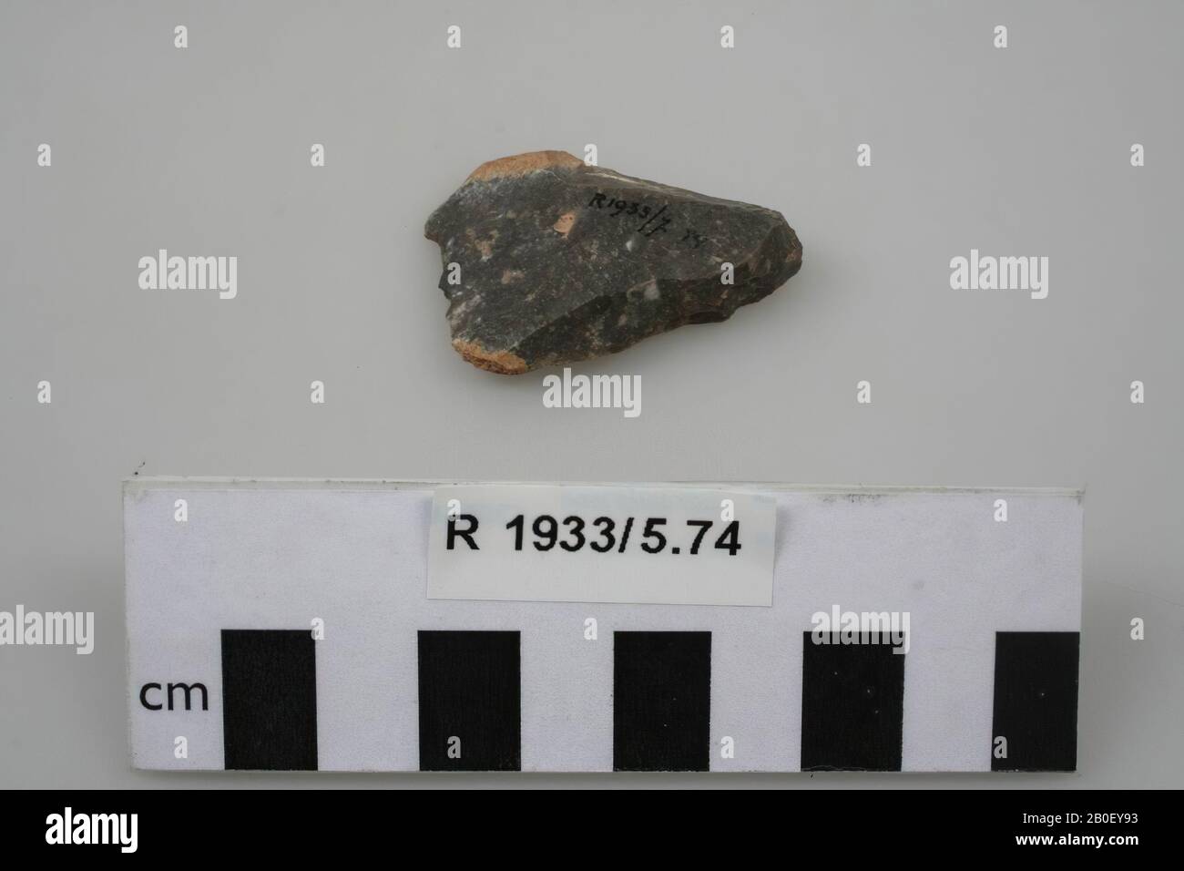 Triangular flint tools (burin), burin, stone, flint, 4,9 x 3,2 x 1 cm ...
