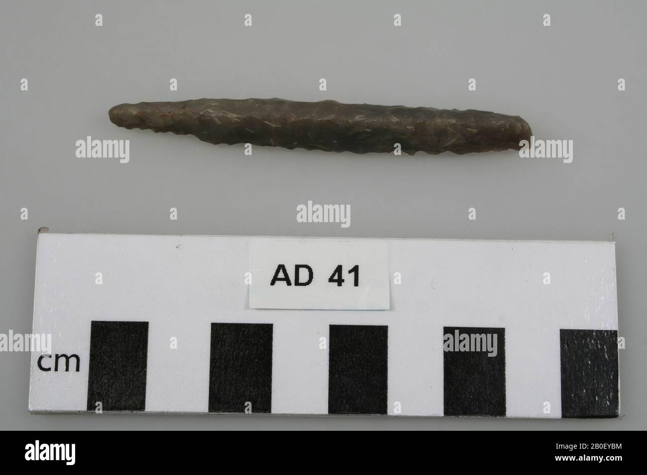 Flint arrowhead, triangular, long and thin., Arrowhead, stone, flint, 7 ...