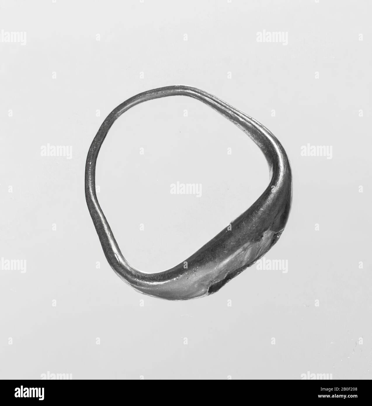 Gold signet ring. The stone is missing., Ring, signet ring, metal, gold ...