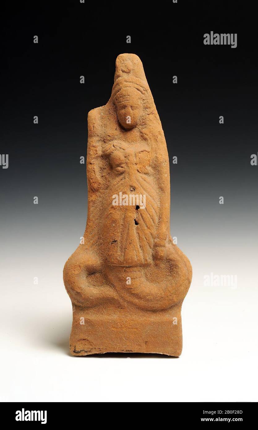 Isis statue roman hi-res stock photography and images - Alamy