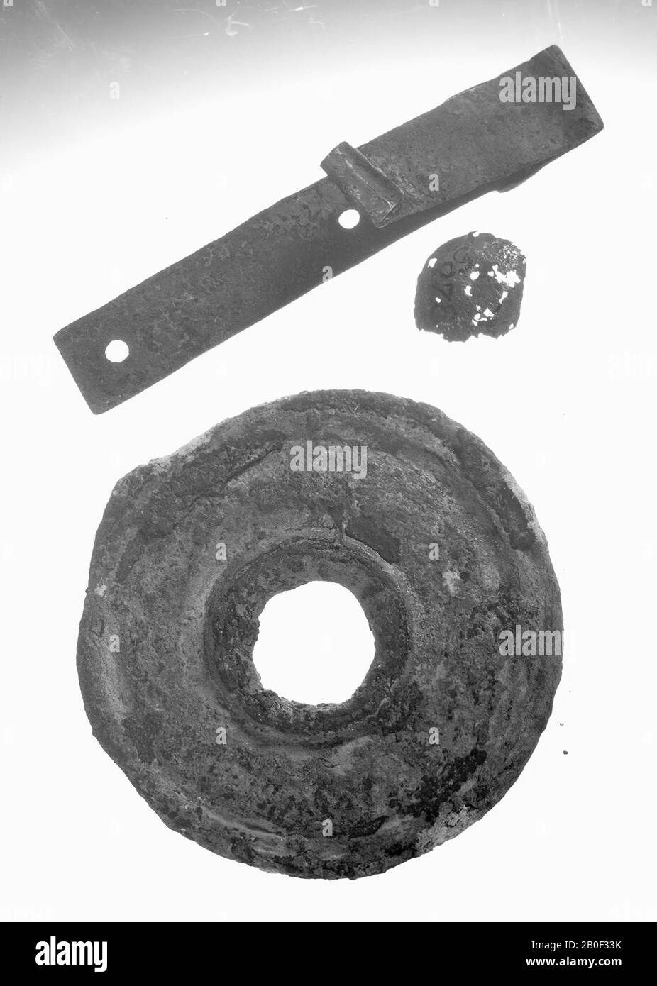 Heavy round bronze disc hi-res stock photography and images - Alamy