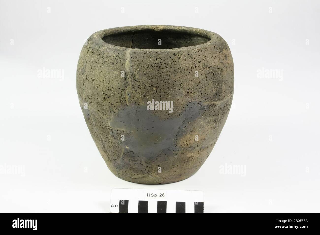 Roman cylindrical urn hi-res stock photography and images - Alamy