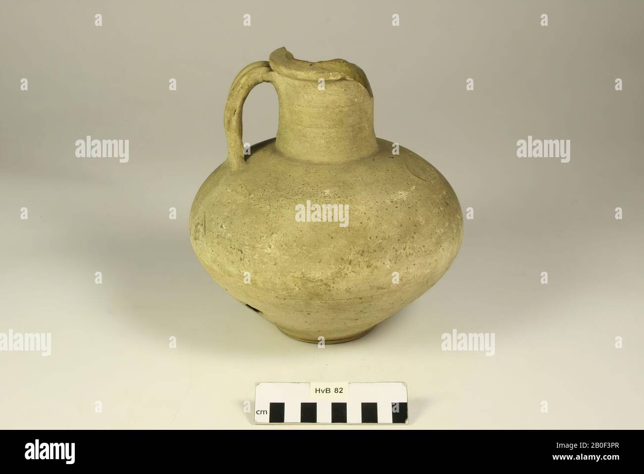 Roman jar amphora of yellow pipe earth, Stuart 131, convex shape, the ...