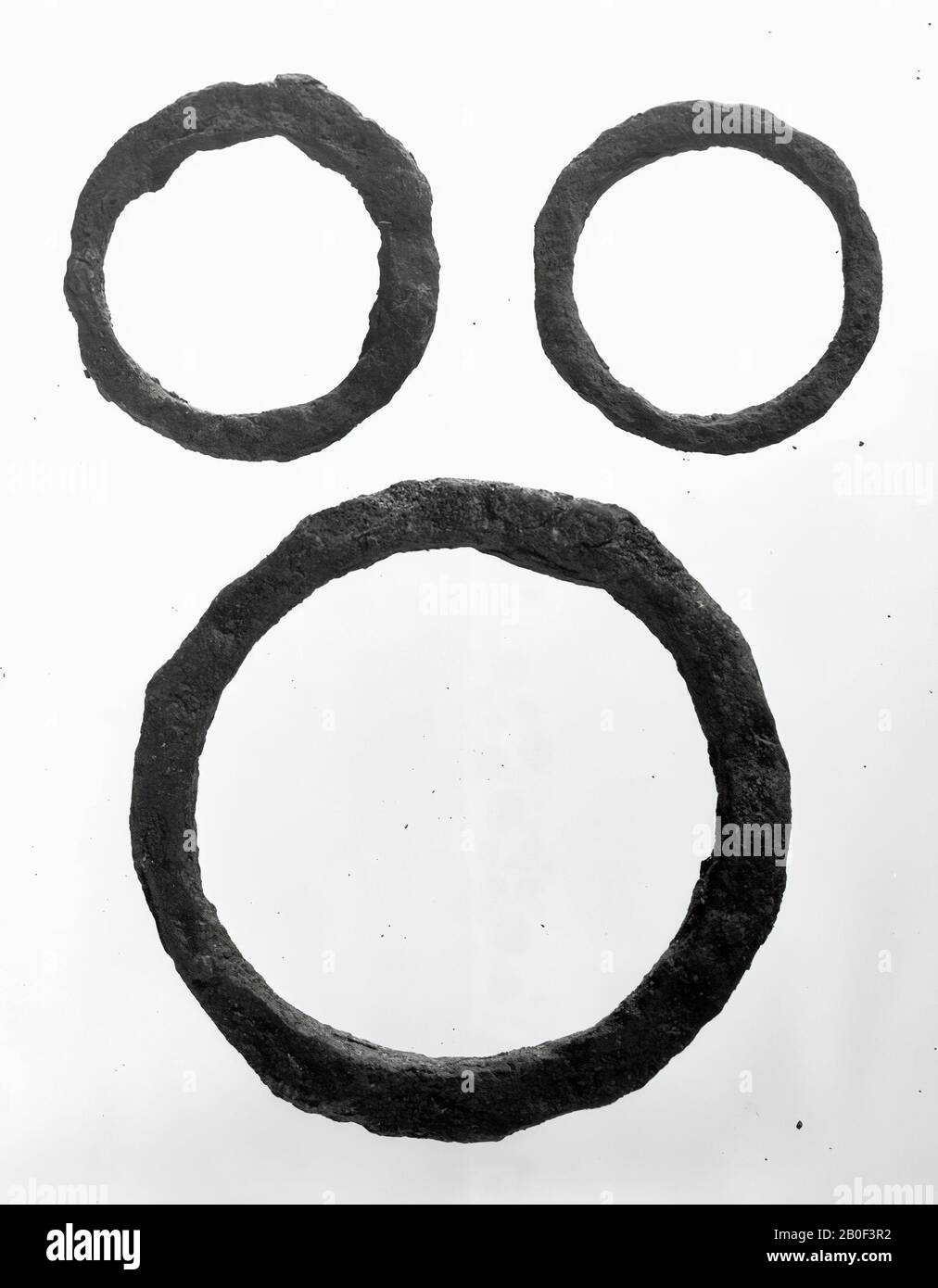 Two iron rings hi-res stock photography and images - Alamy