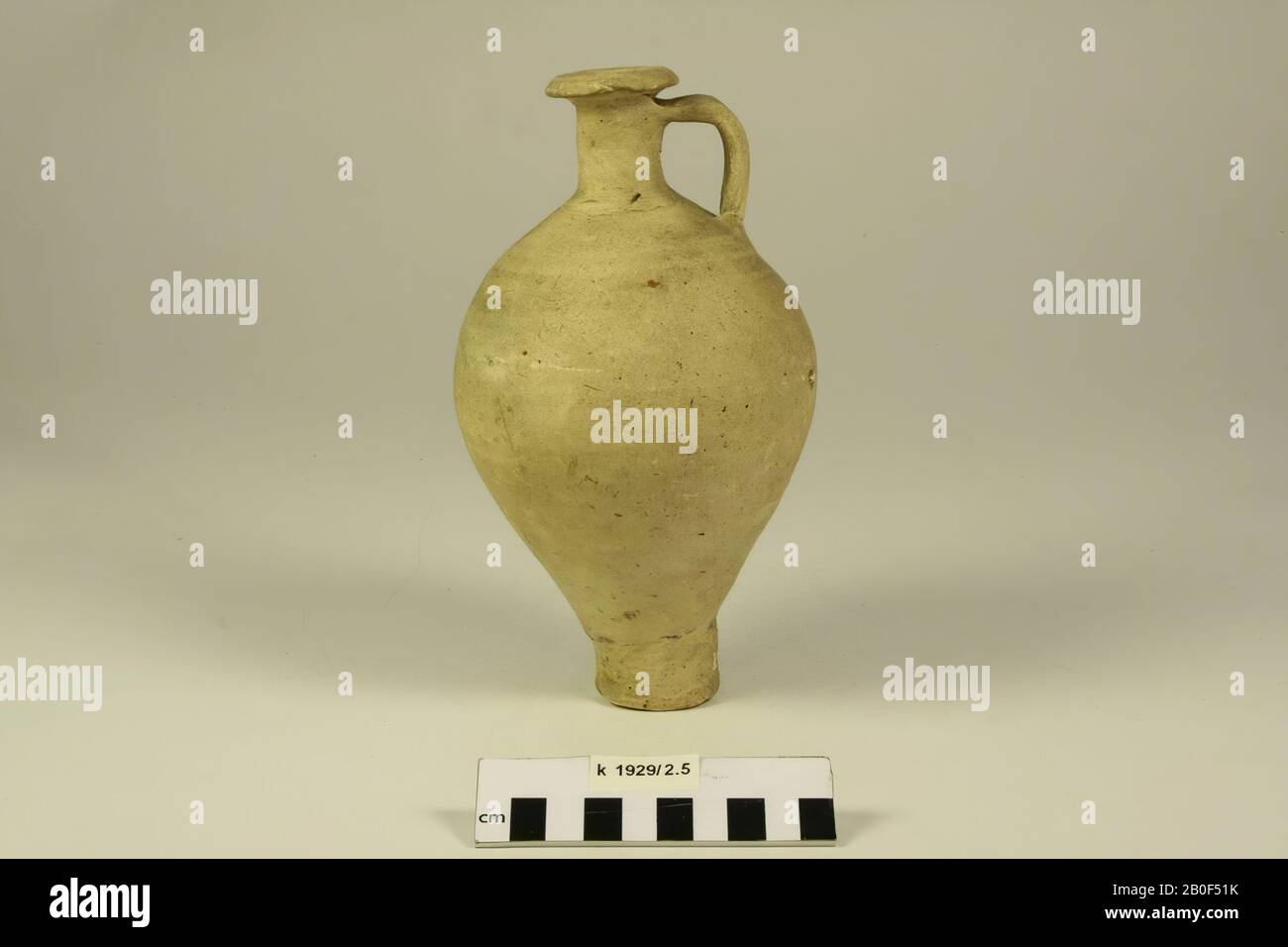 The pear shaped earth hi-res stock photography and images - Alamy