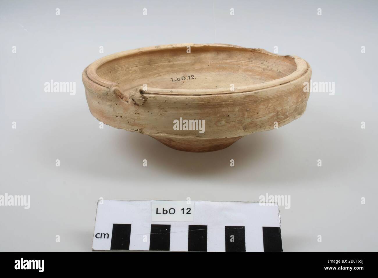 Smooth walled pottery pottery hi-res stock photography and images - Alamy