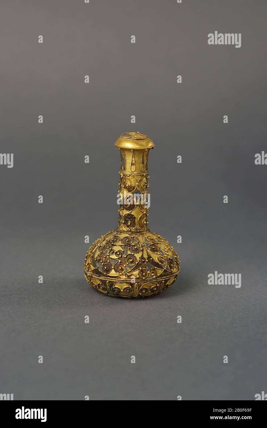 Filigree filigree volutes hi-res stock photography and images - Alamy