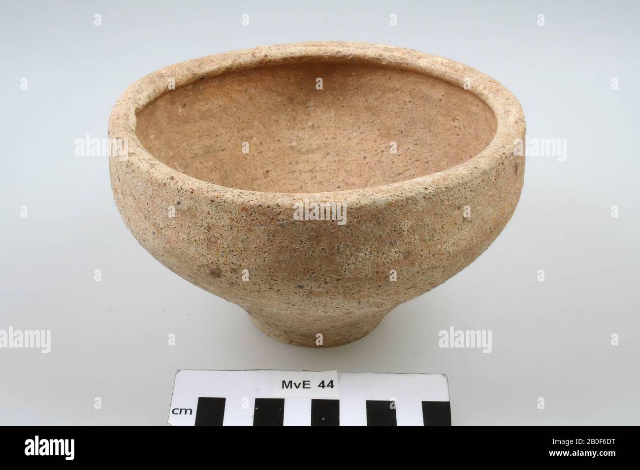 Rough walled roman bowl hi-res stock photography and images - Alamy