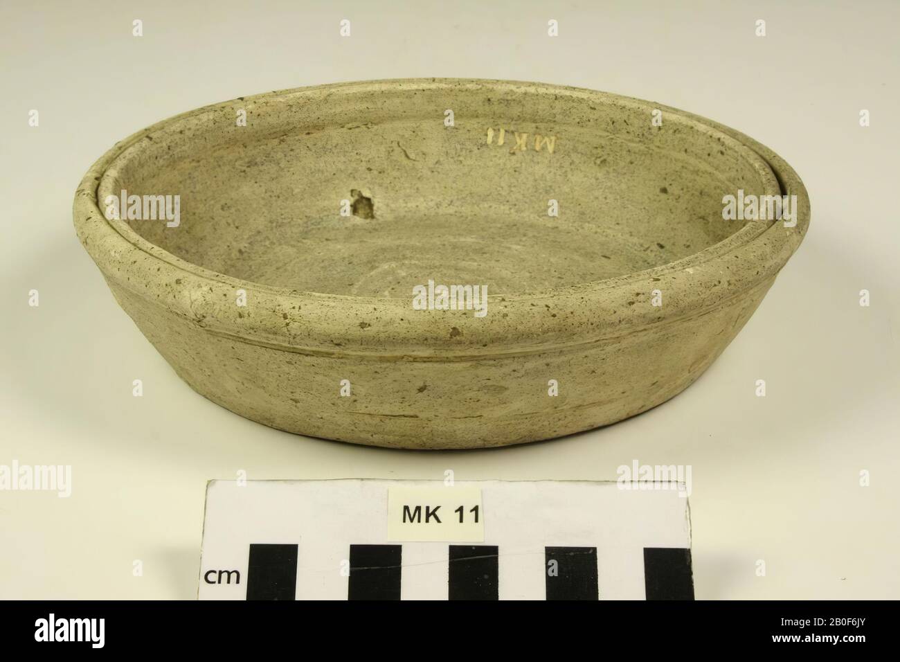 Bottom plate hi-res stock photography and images - Alamy