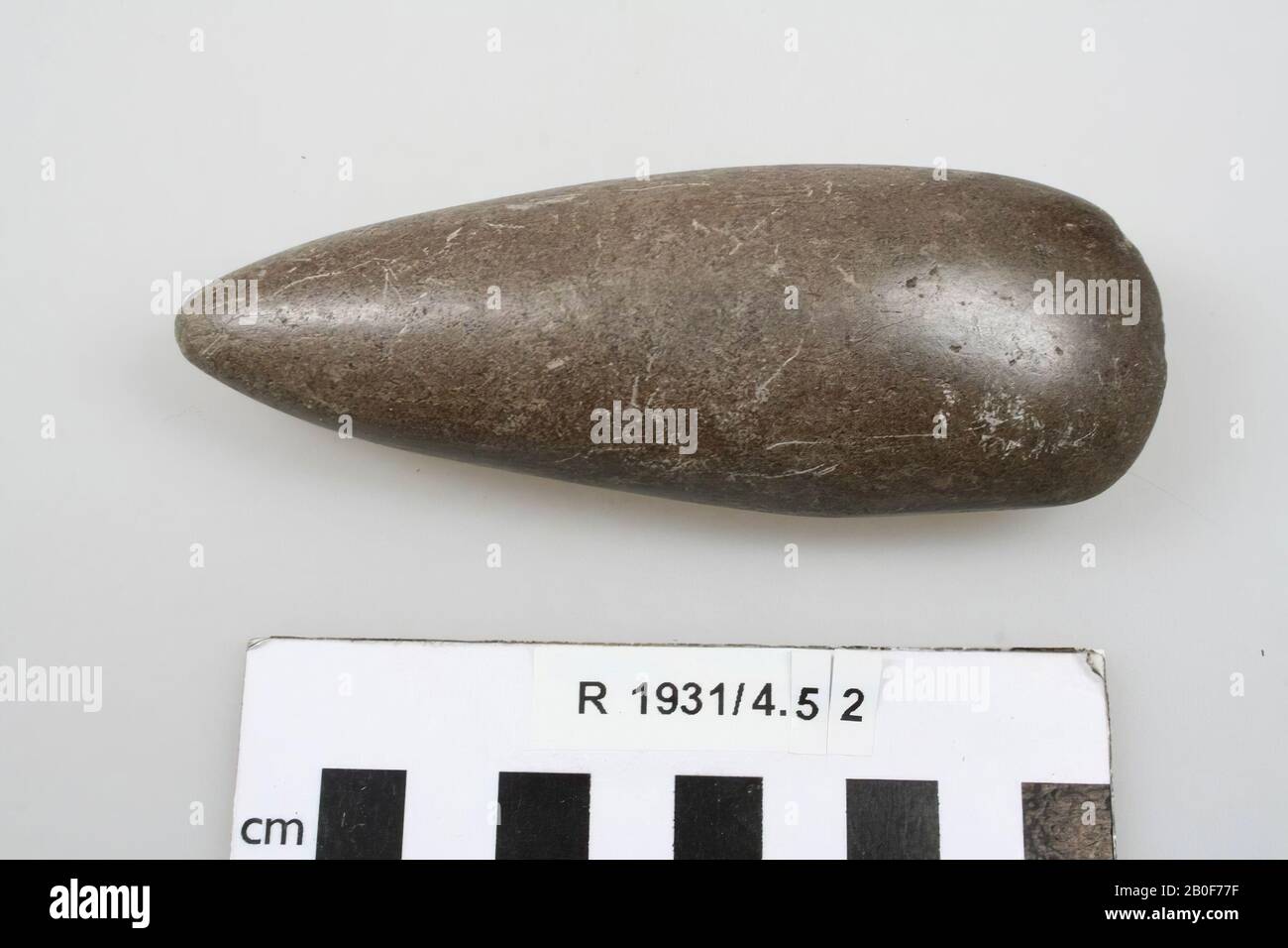 Round stone rock hi-res stock photography and images - Alamy