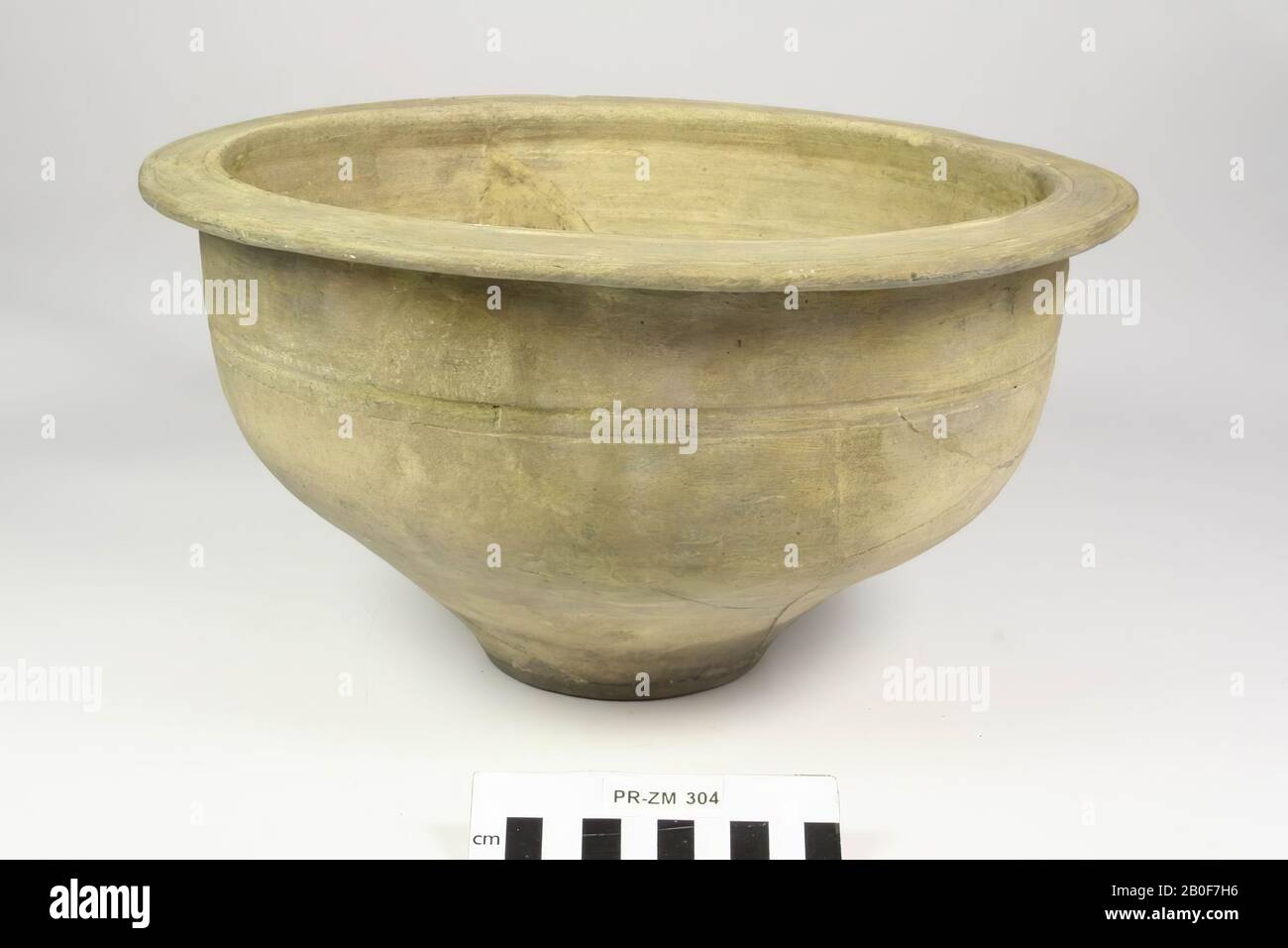Rough-walled cooking pot. Type Stuart 201b. Restored. With old glues ...