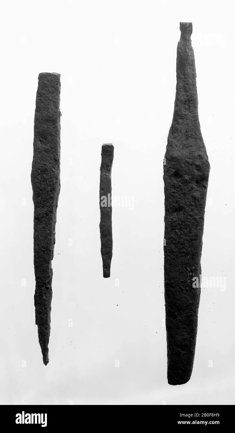 Iron square hi-res stock photography and images - Alamy