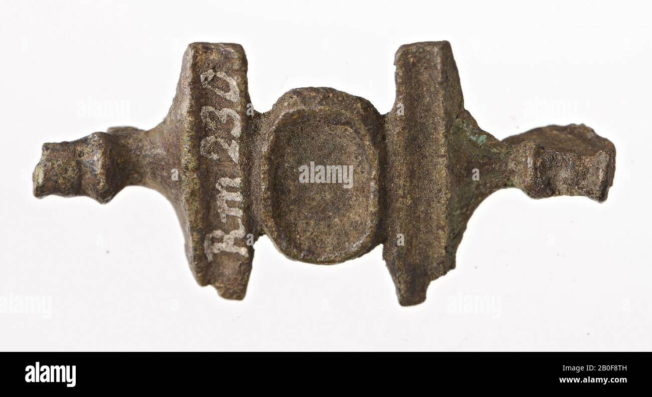 fibula, metal, bronze, roman, Netherlands, Gelderland, Maasdriel ...