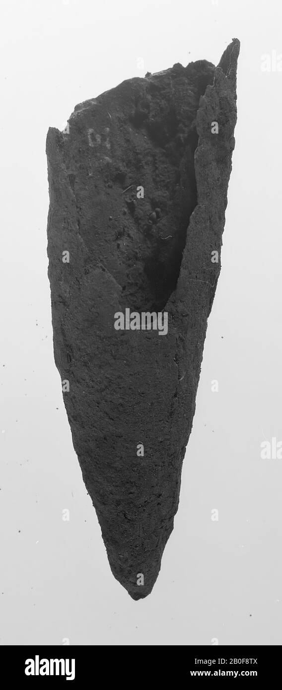 Iron point for a stick., Point, metal, iron, length: 9.5 cm, roman 15 ...