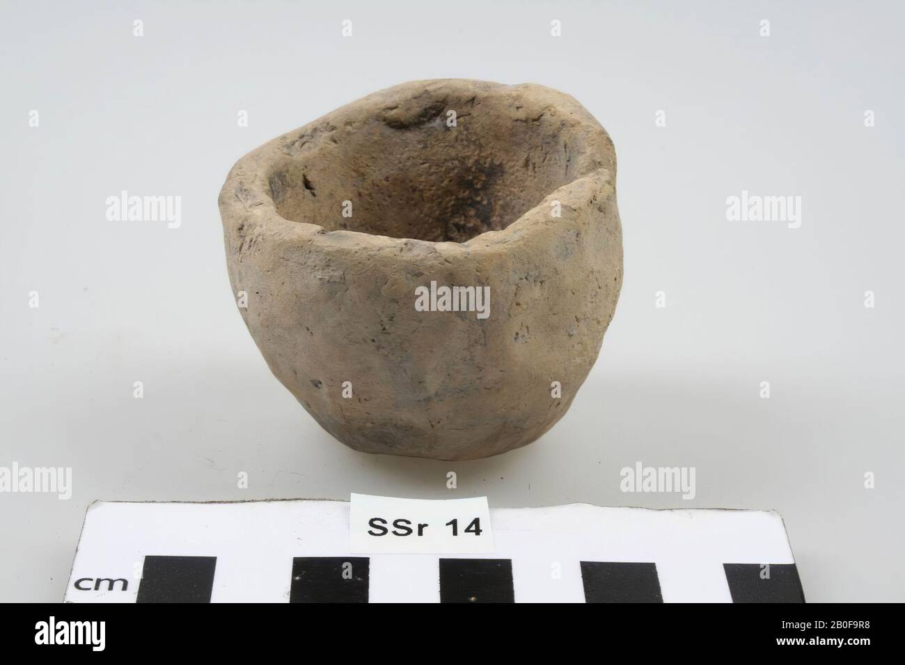 Thick rough walled earthenware hi-res stock photography and images - Alamy