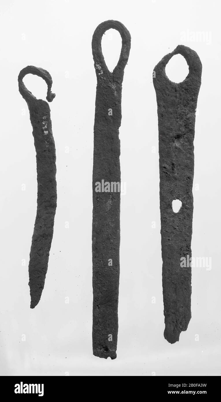 Iron standing attachment band hi-res stock photography and images - Alamy