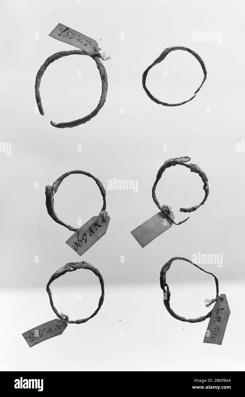 Bronze ring of wire with opening in the perimeter, ring, metal, bronze ...