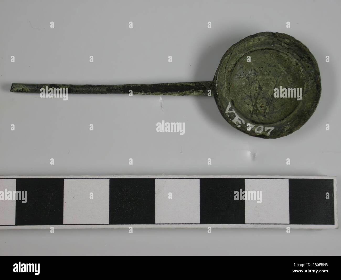 Around bronze spoon hi-res stock photography and images - Alamy