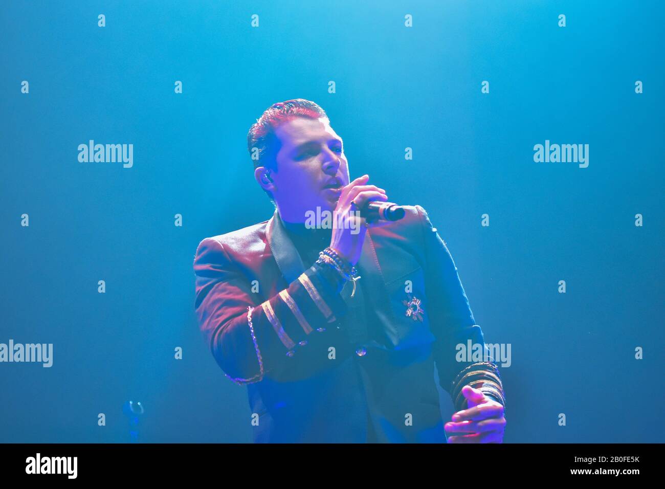 John newman singing hi-res stock photography and images - Alamy