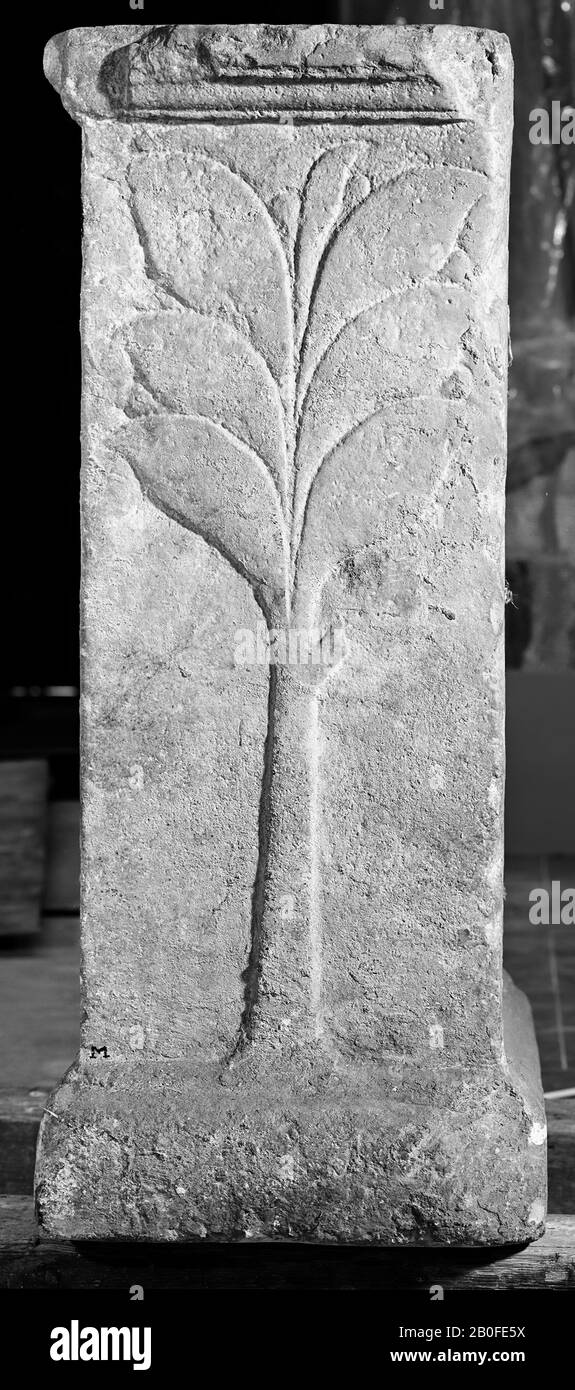 Height 88 cm hi-res stock photography and images - Alamy