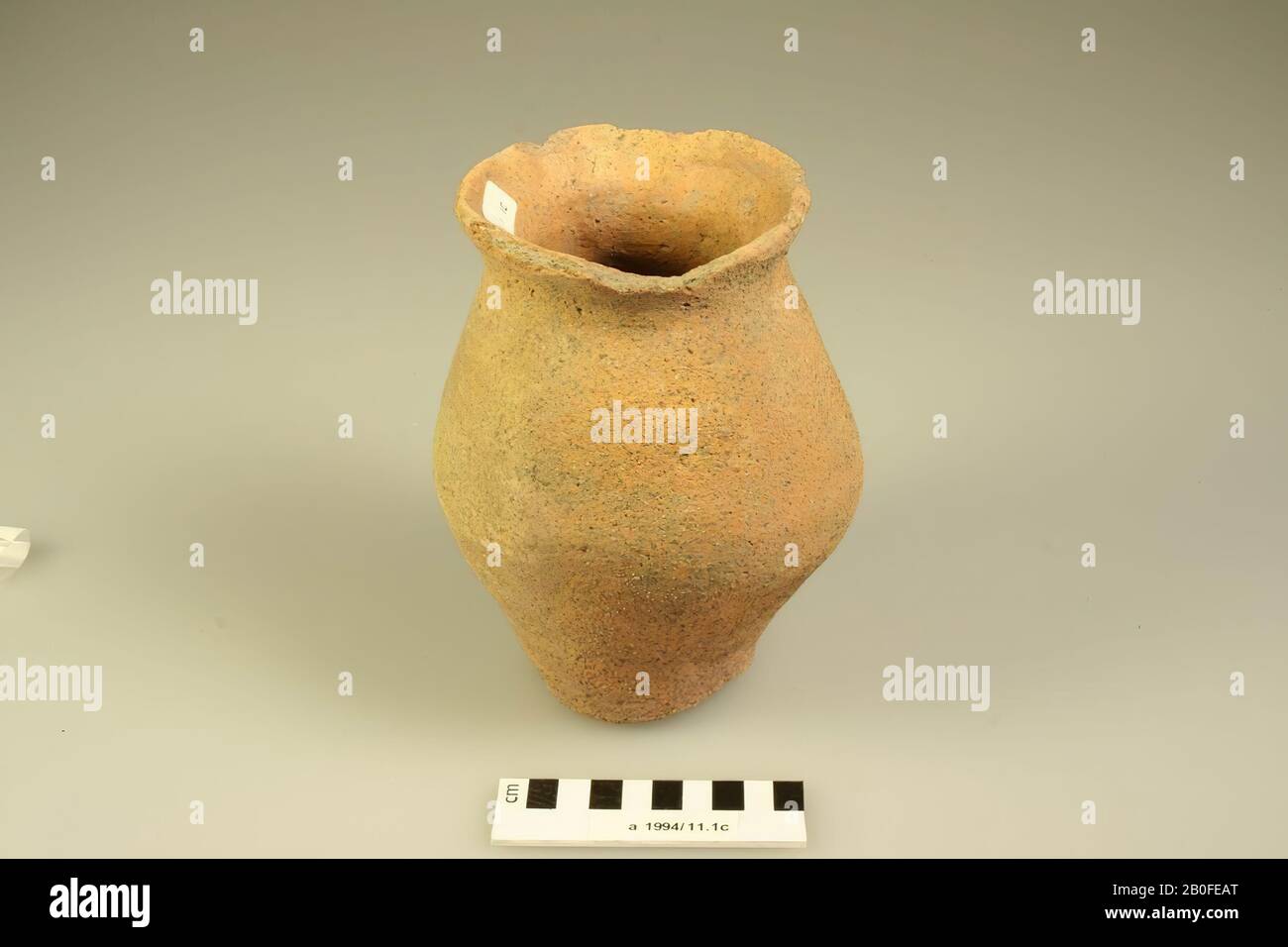 Rounded bending pot hi-res stock photography and images - Alamy