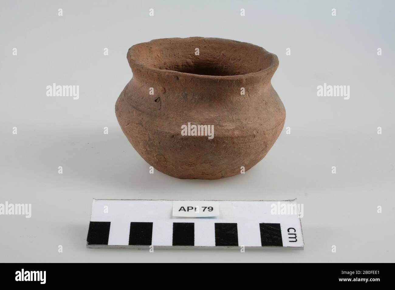 Bending wall pot hi-res stock photography and images - Alamy