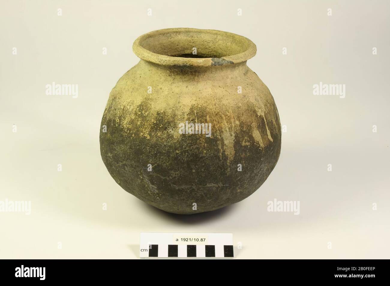 Saxon ball pot. Old bonding, chip from the edge, pot, ball pot ...