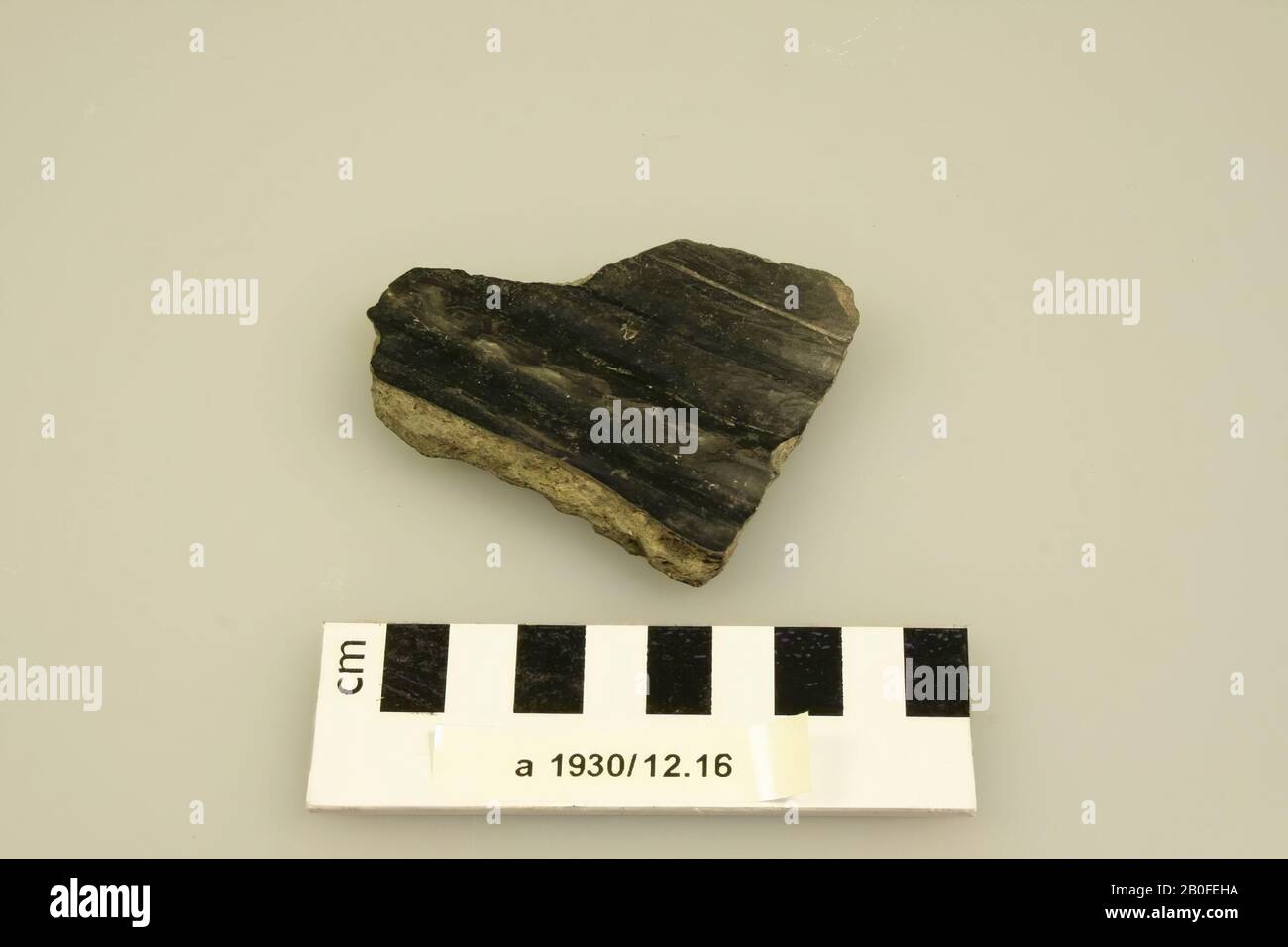 Wall shard with relief decoration., wall shard, earthenware (Saxon), 7 ...