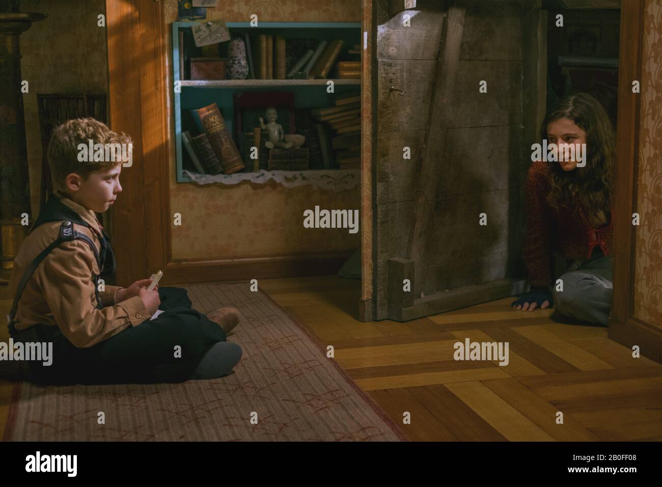 Jojo Rabbit Year : 2019 USA Director : Taika Waititi Thomasin McKenzie ...