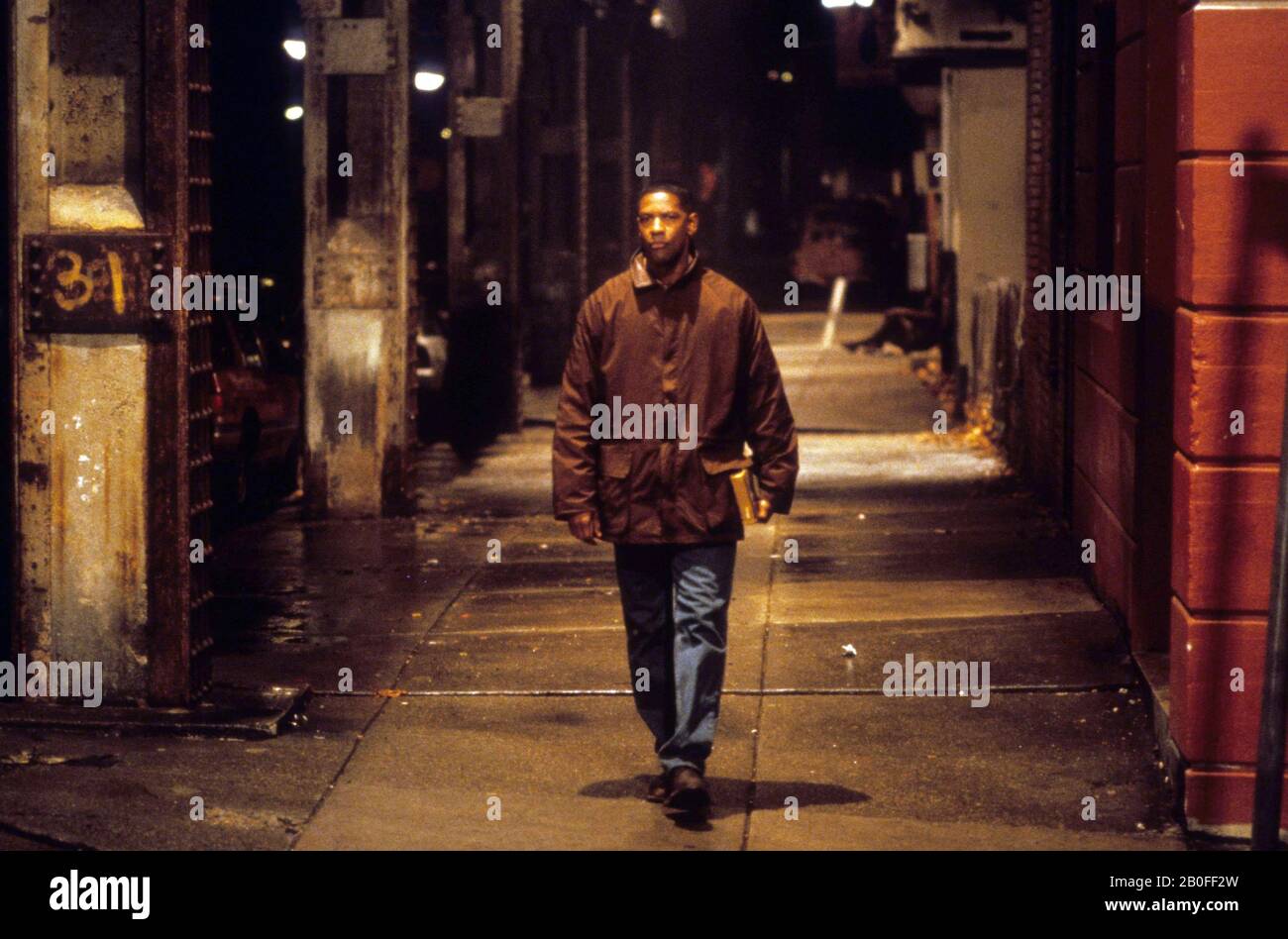 Fallen 1998 denzel washington hi-res stock photography and images - Alamy