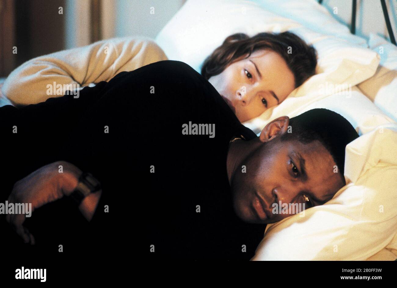 Fallen Year : 1998 USA Director : Gregory Hoblit Embeth Davidtz, Denzel ...