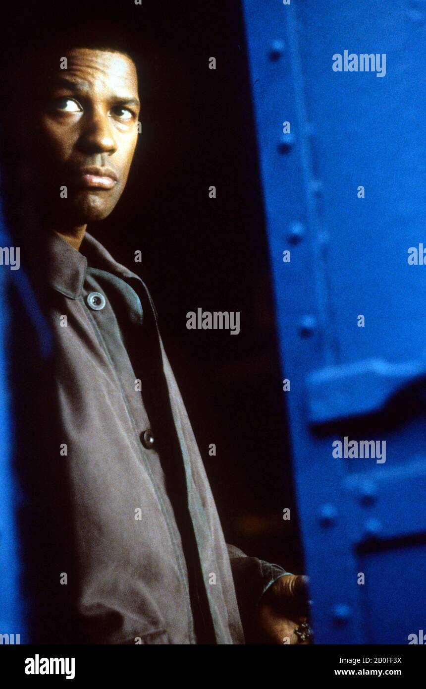Denzel washington fallen 1998 hi-res stock photography and images - Alamy