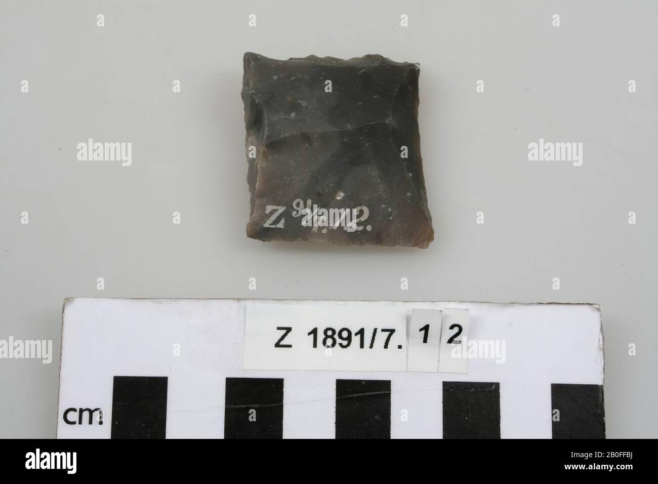 Flint for a tinder box, fire stroke, stone, flint, 3.9 x 3.6 x 1.2 cm ...