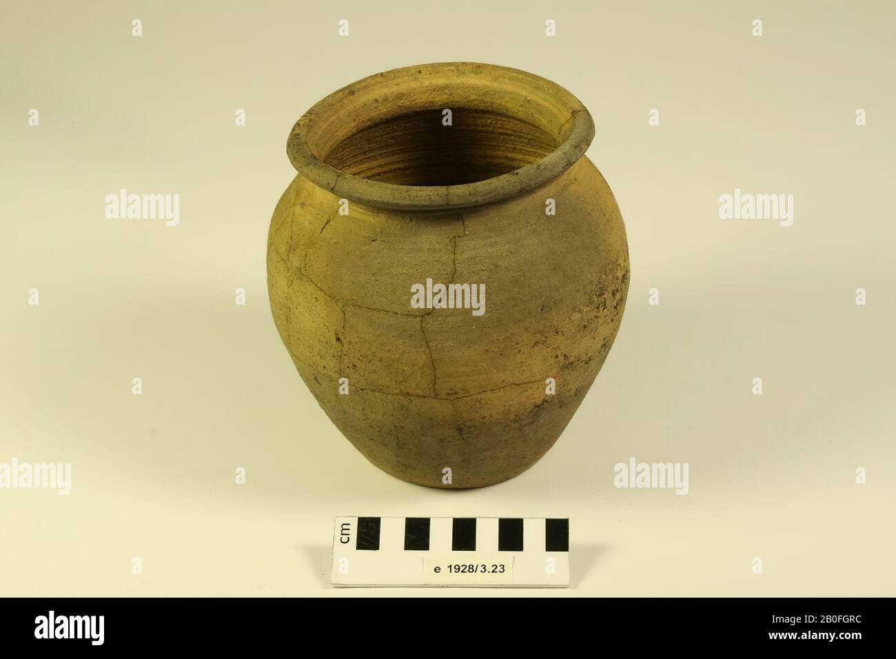 Lid trench hi-res stock photography and images - Alamy