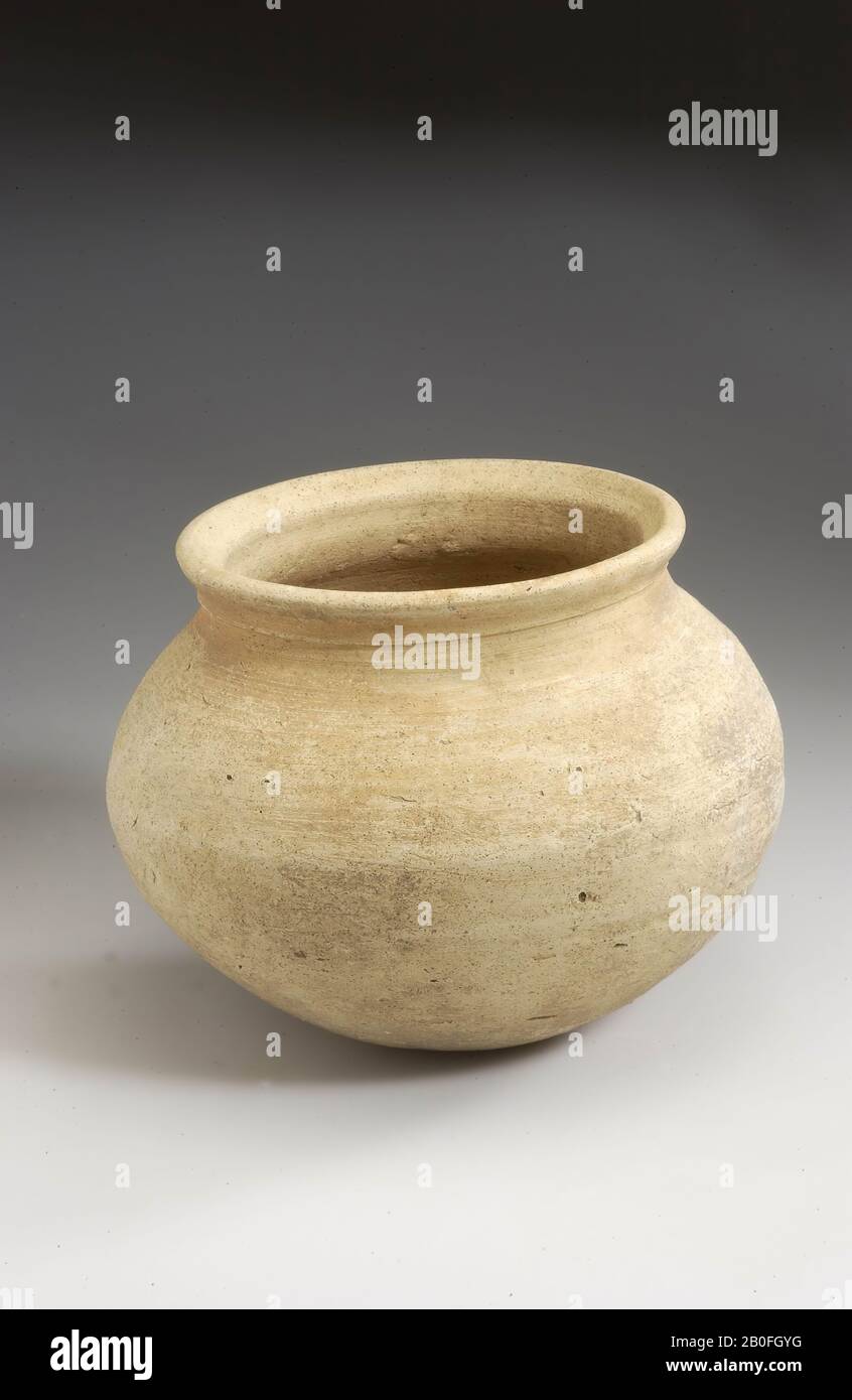 Bottom convex hi-res stock photography and images - Alamy