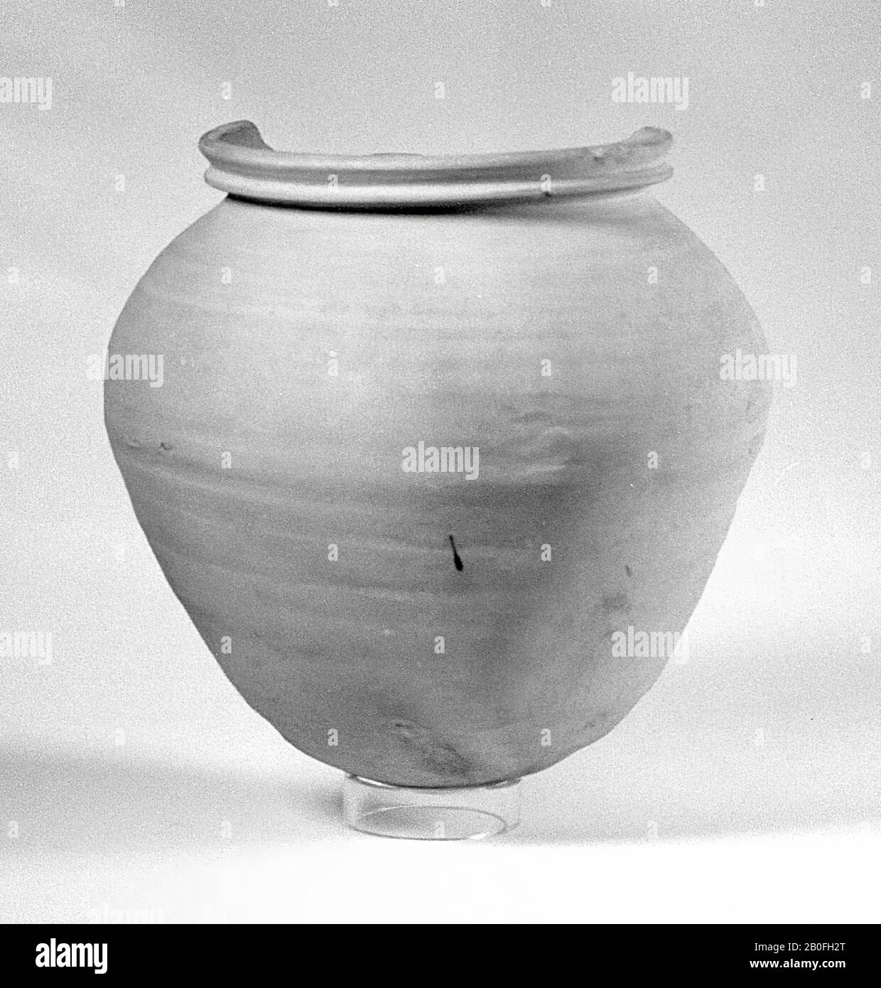 Pointed convex bottom hi-res stock photography and images - Alamy