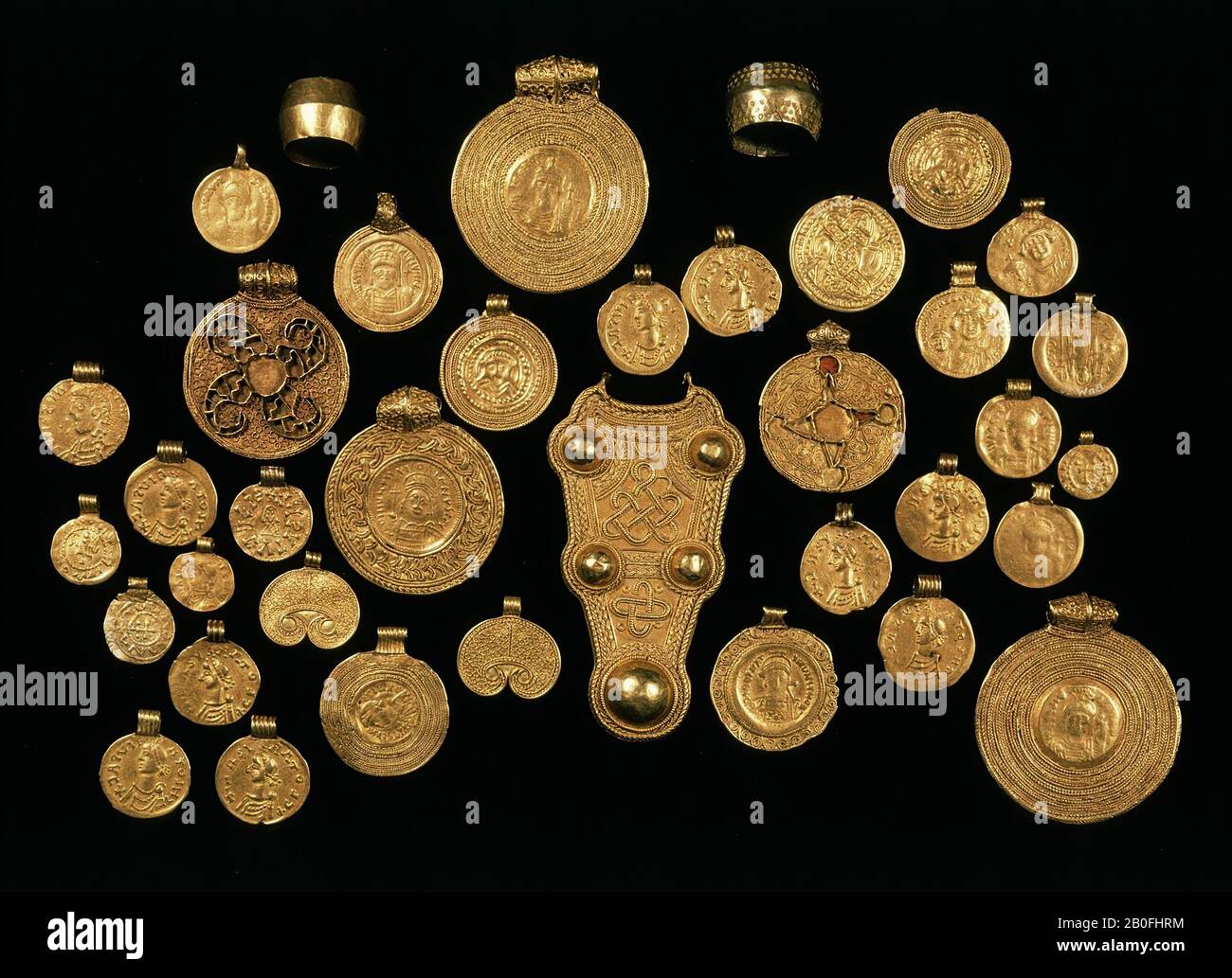 640 gold hi-res stock photography and images - Alamy