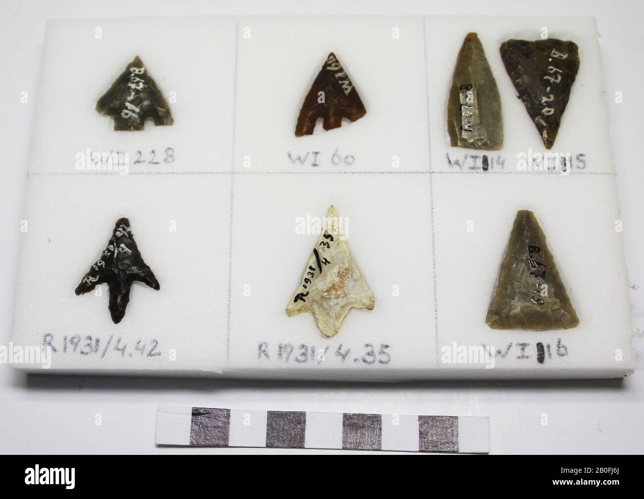 Flint arrow hi-res stock photography and images - Alamy