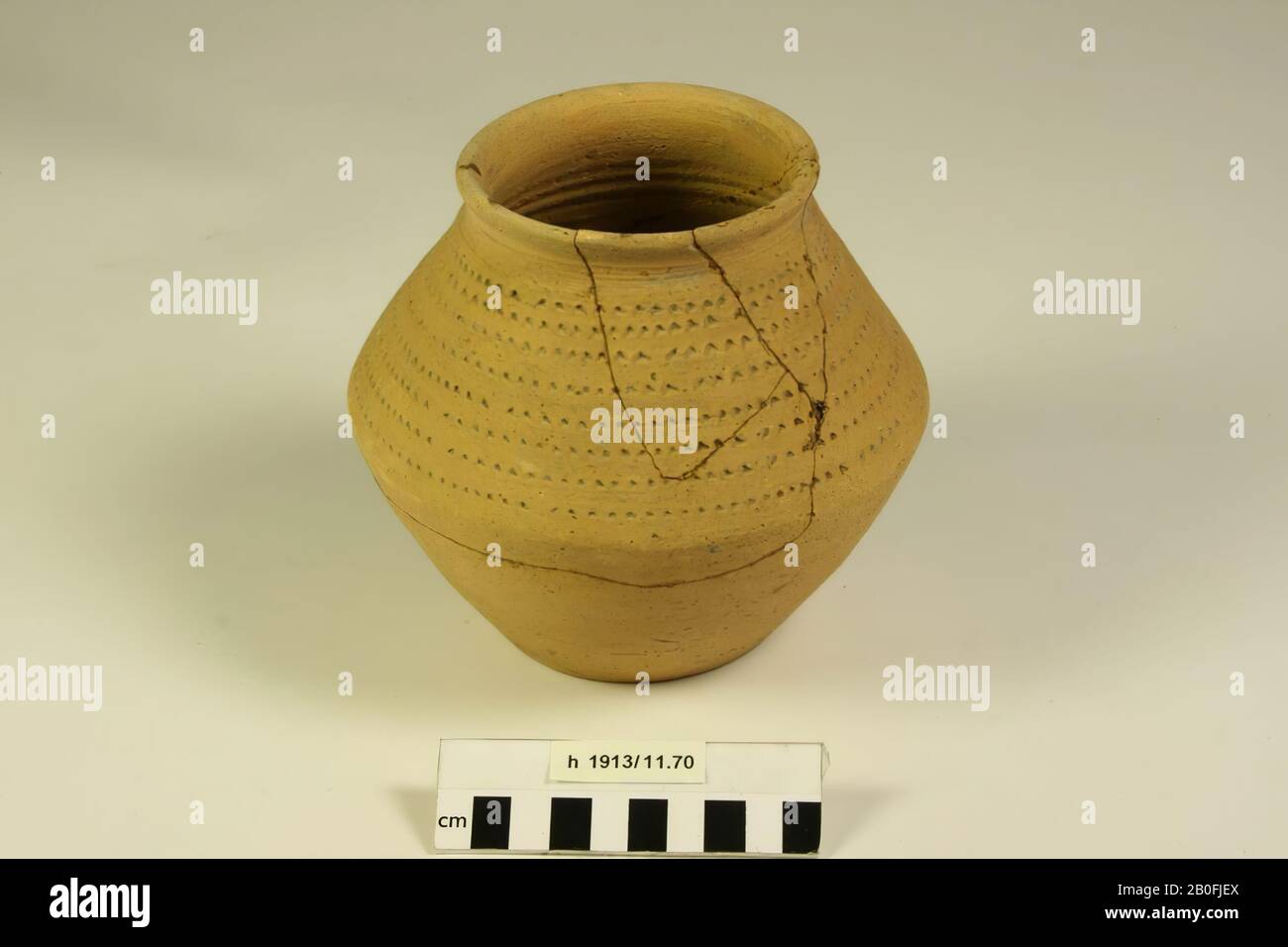 Kink pots hi-res stock photography and images - Alamy