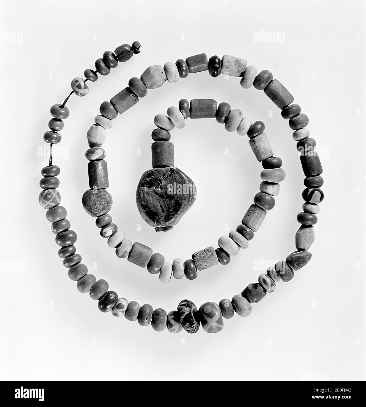 35 red beads hi-res stock photography and images - Alamy