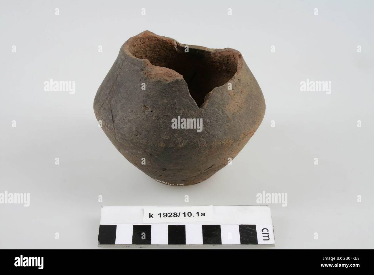 Earthenware Bending Pot High Resolution Stock Photography and Images ...