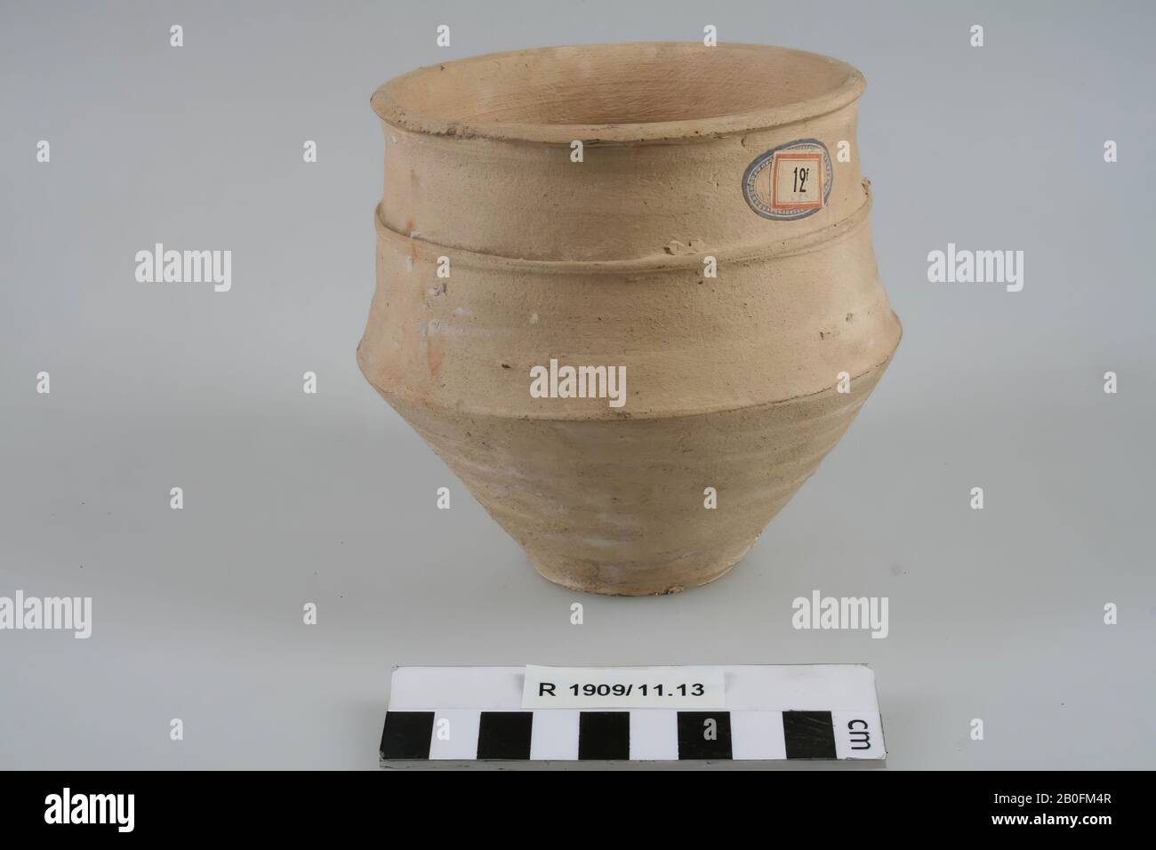 Conical bending pot hi-res stock photography and images - Alamy