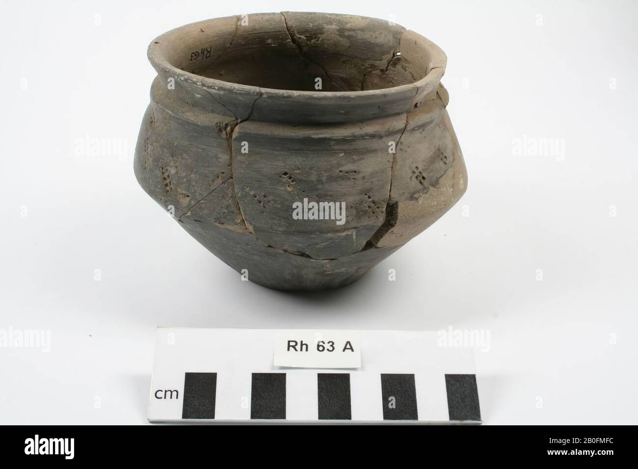 Smooth walled pottery pottery hi-res stock photography and images - Alamy